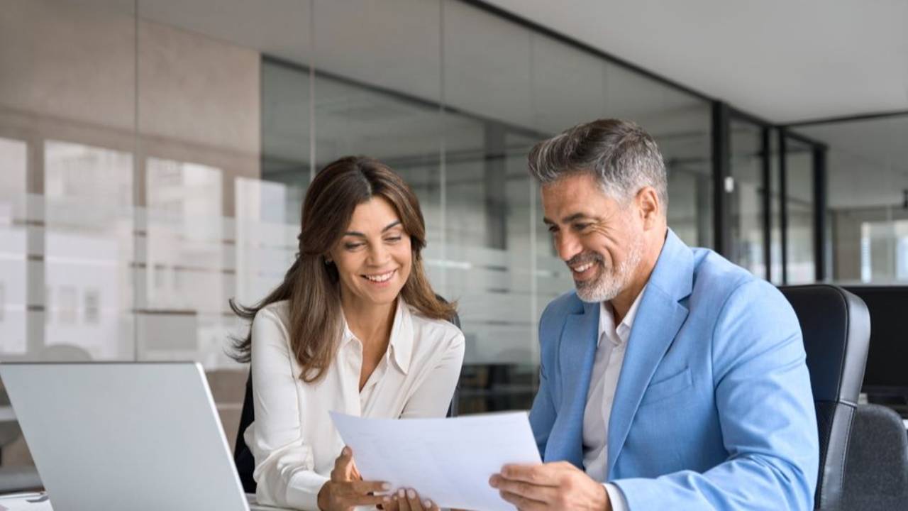 Maintaining Morale: Easy Strategies for Employee · Hedley Scott